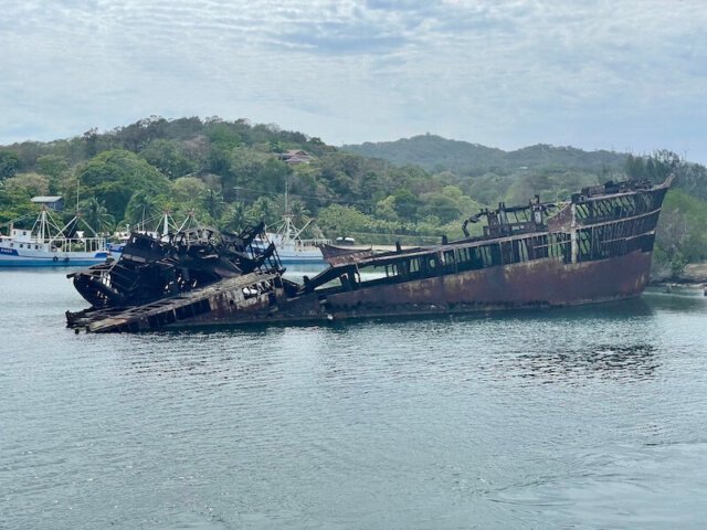 Taking the Roatan to Utila Ferry: Everything You Need to Know – Eternal ...