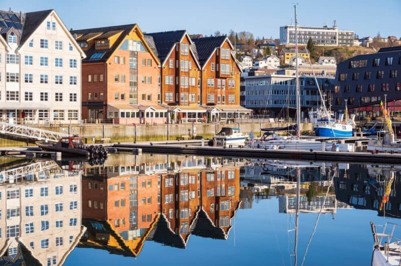 The Best Time to Visit Tromso: Broken Down by Season [Weather ...