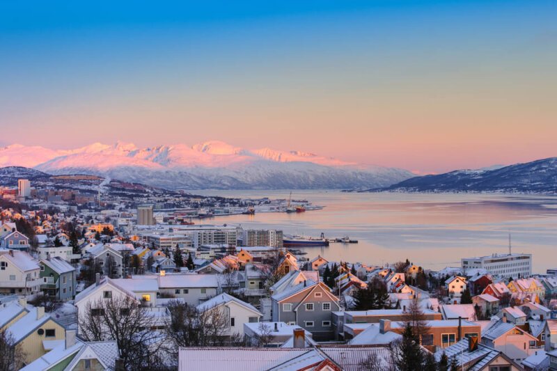 The Best Time to Visit Tromso: Broken Down by Season [Weather ...